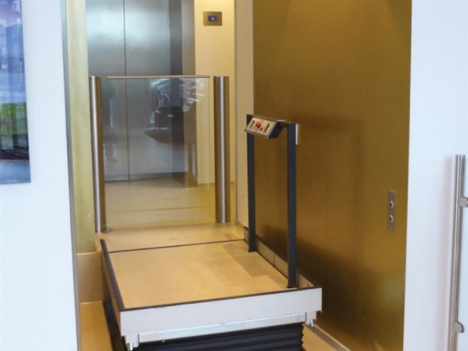 De LP50 verticale Platformlift | TK Home Solutions